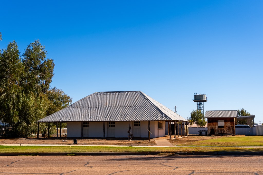 Our Community – Bedourie Hotel